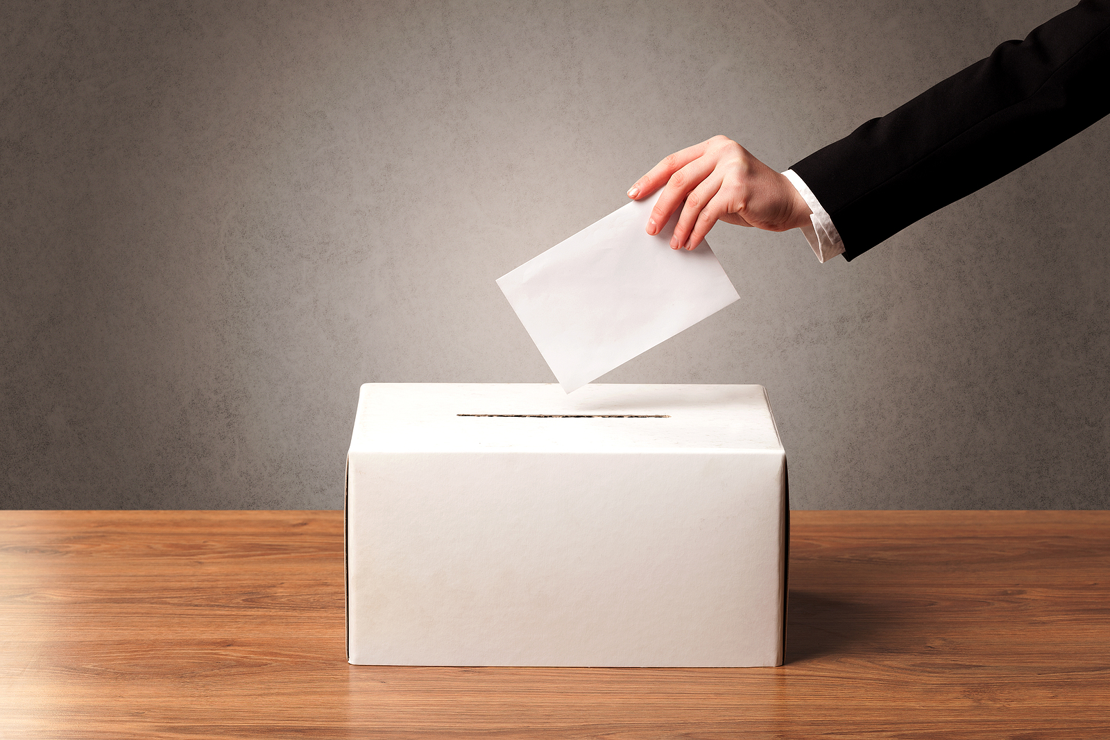 NAR President Tracy Kasper Resigns; President-elect Kevin Sears Steps ...